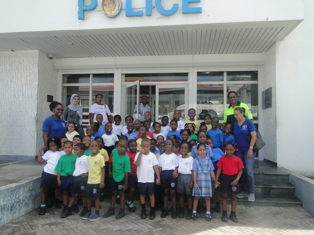 MAC school student visit Police Head Quarters - SXM IslandTime