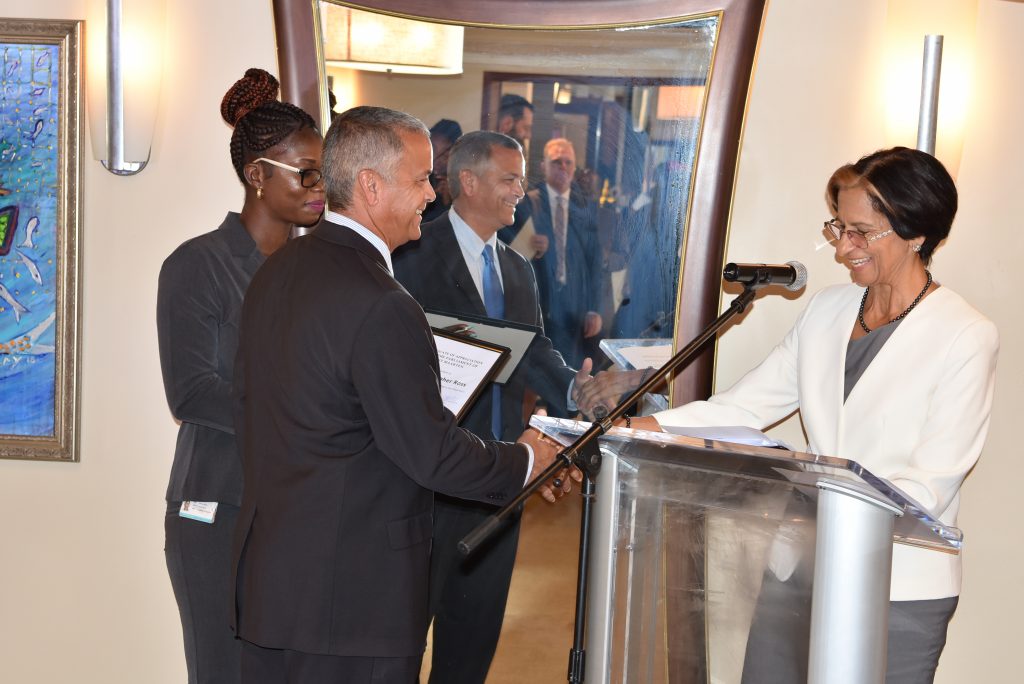 Parliament recognizes persons and organizations contributing to Sint ...