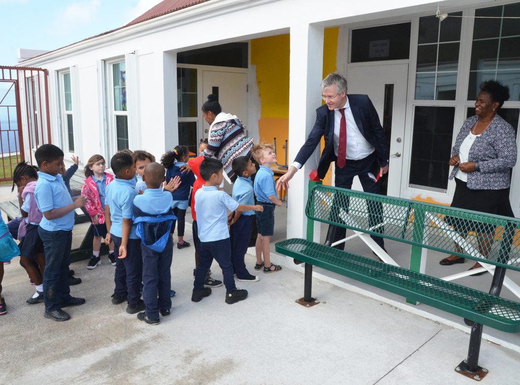 Minister Slob visits Saba schools - SXM IslandTime