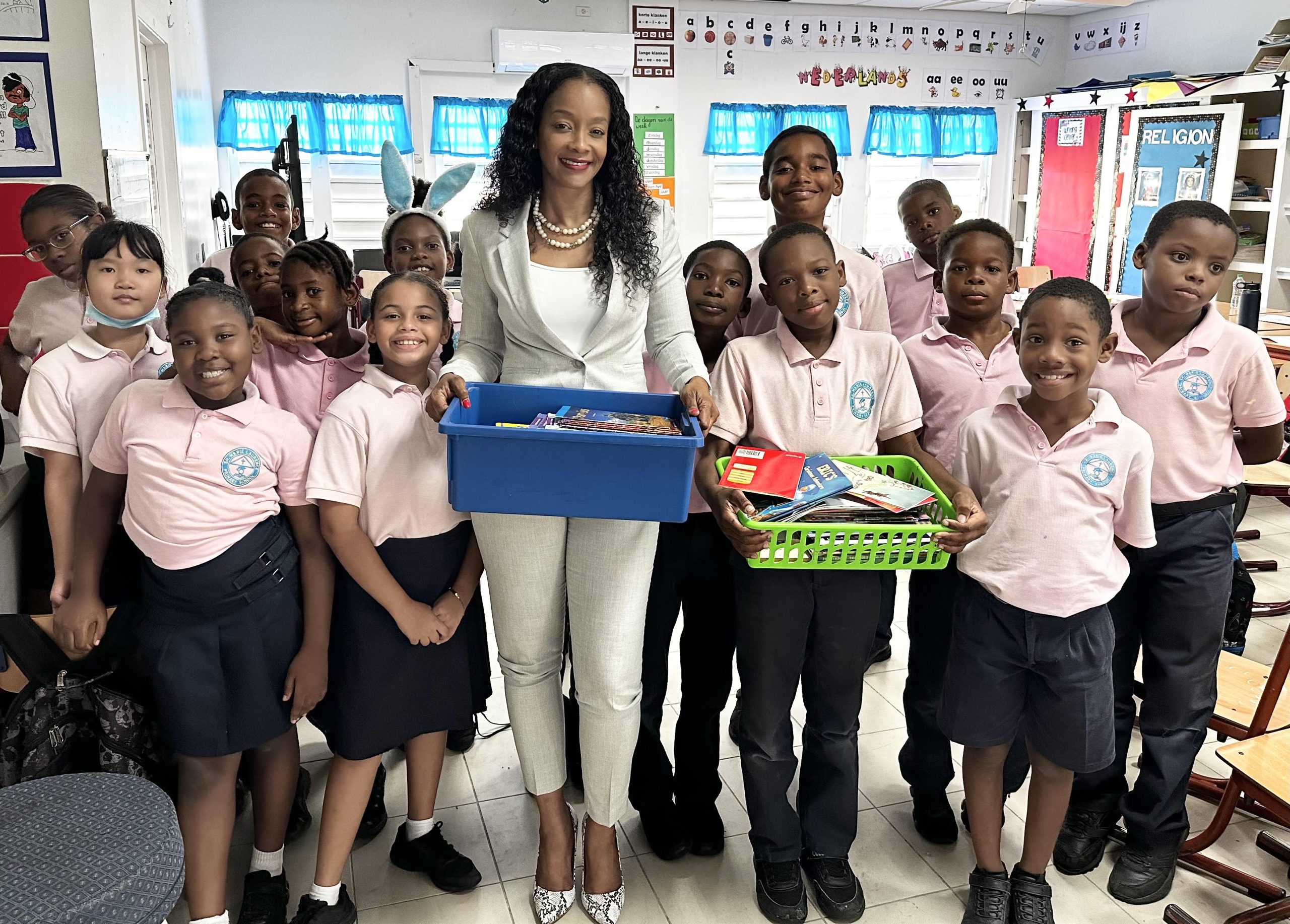 MP Romou continúa promoviendo la alfabetización con su lectura "Is Lit ...