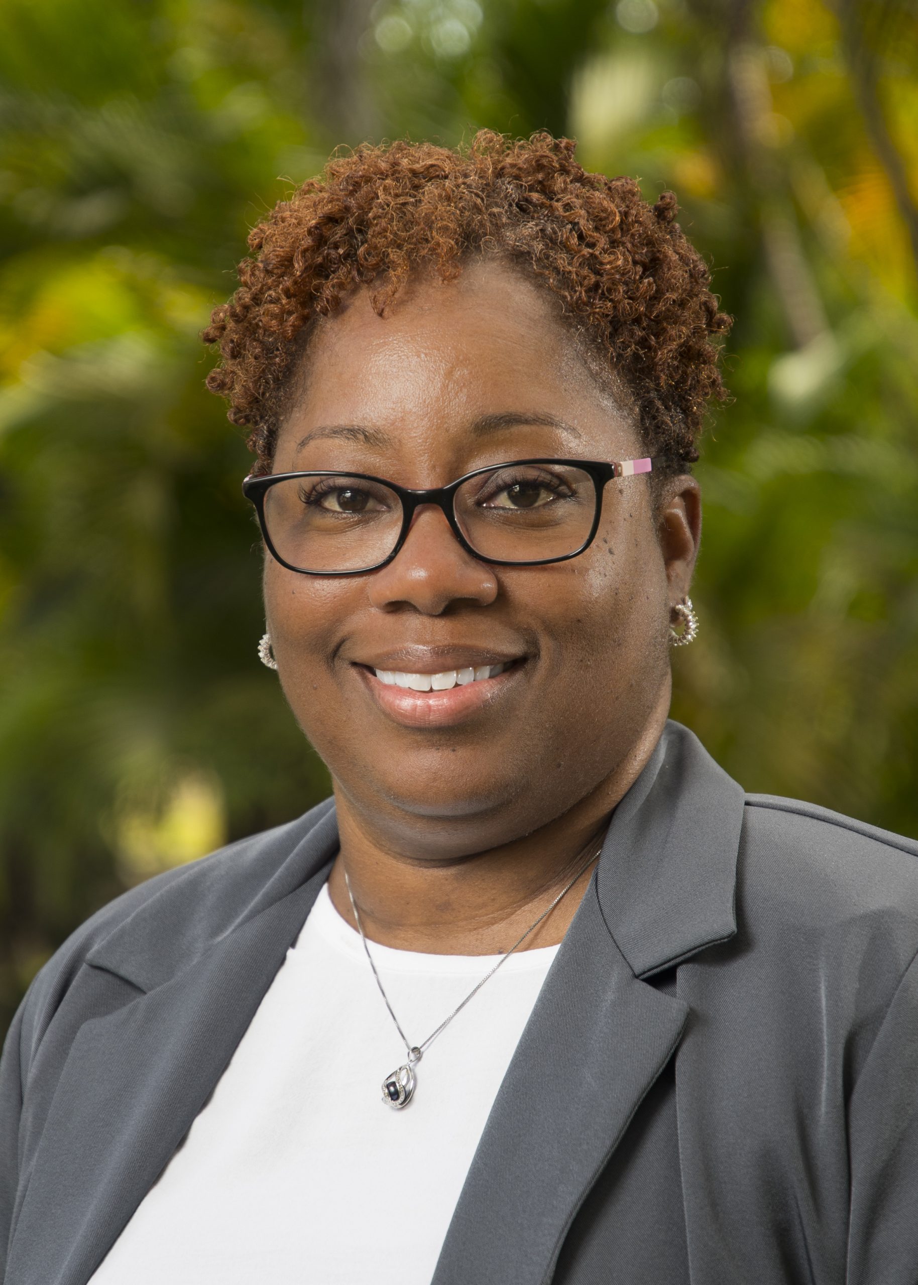 Frederica Green-Brazier reconocida como “Héroe del servicio al cliente ...