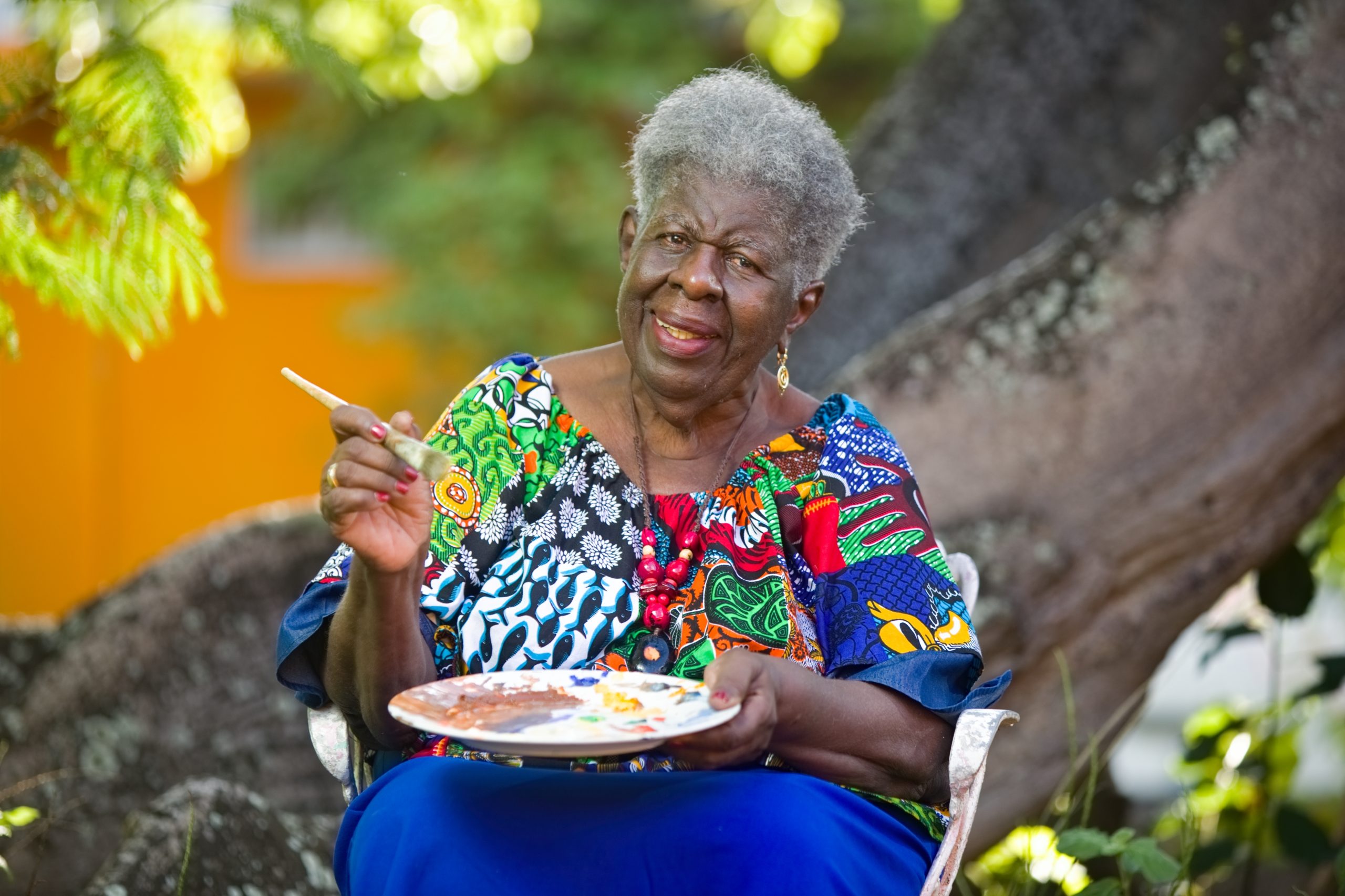 SHTA entrega el calendario 2024 a Ruby Bute; ahora disponible ...