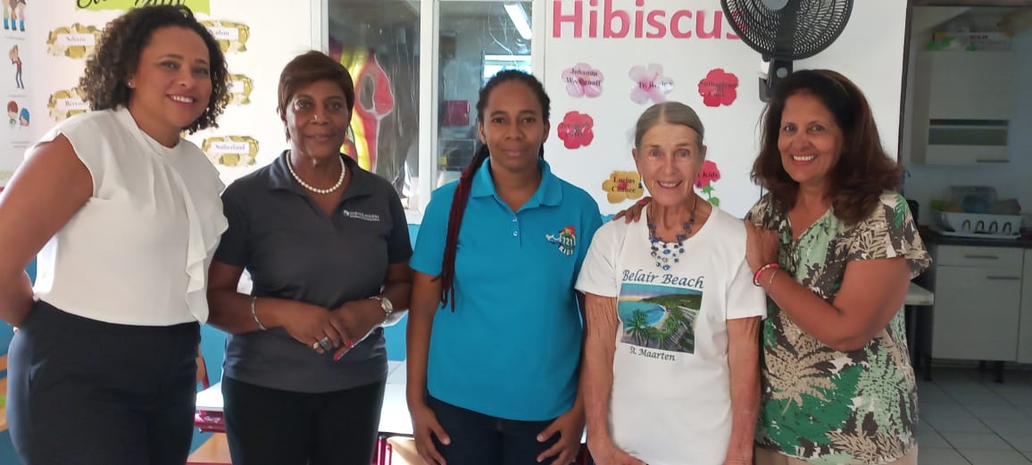 Island Gems dona materiales tecnológicos y artísticos a 721 Kids - SXM ...