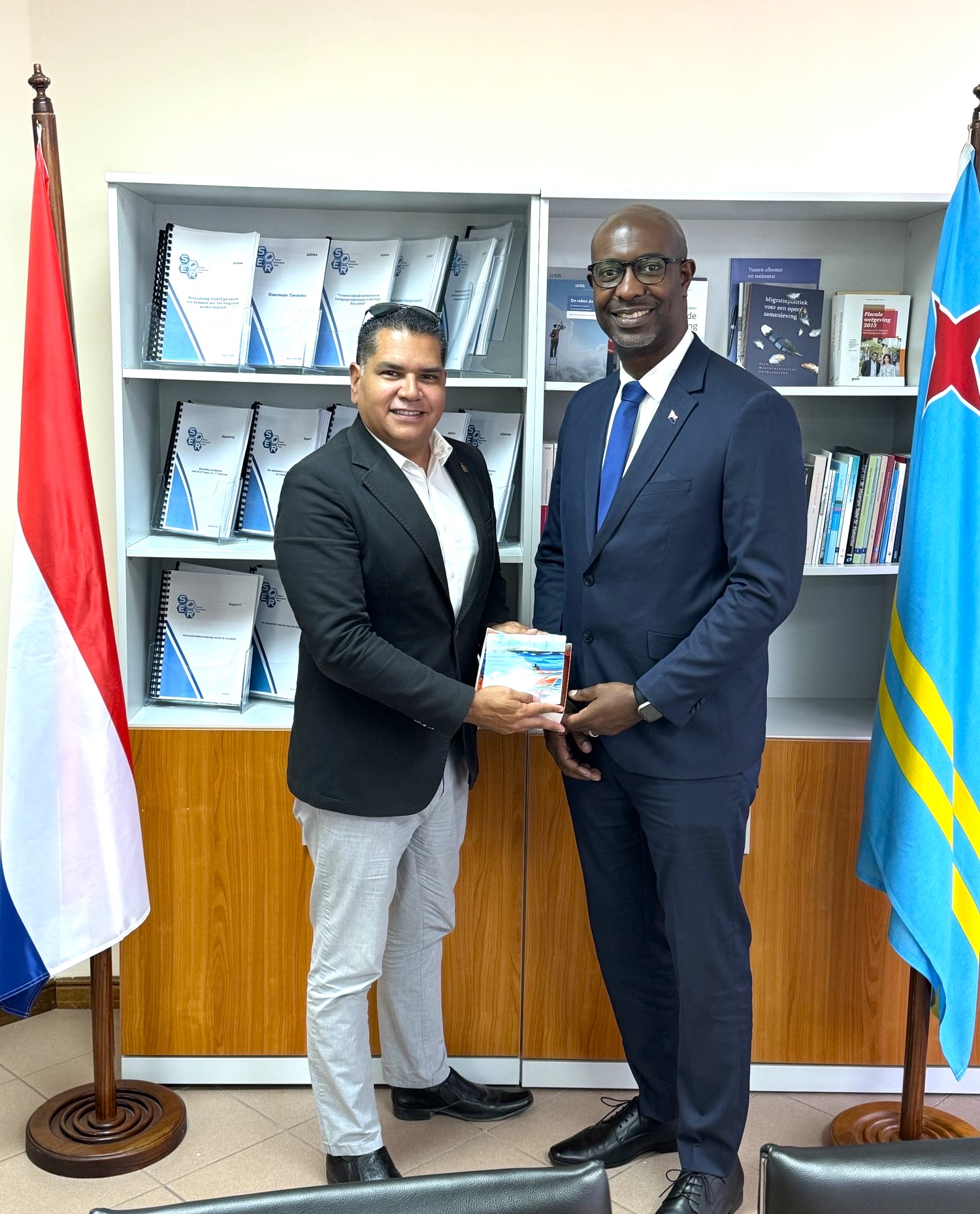 El Presidente del SER St. Maarten visita el SER Aruba - SXM IslandTime