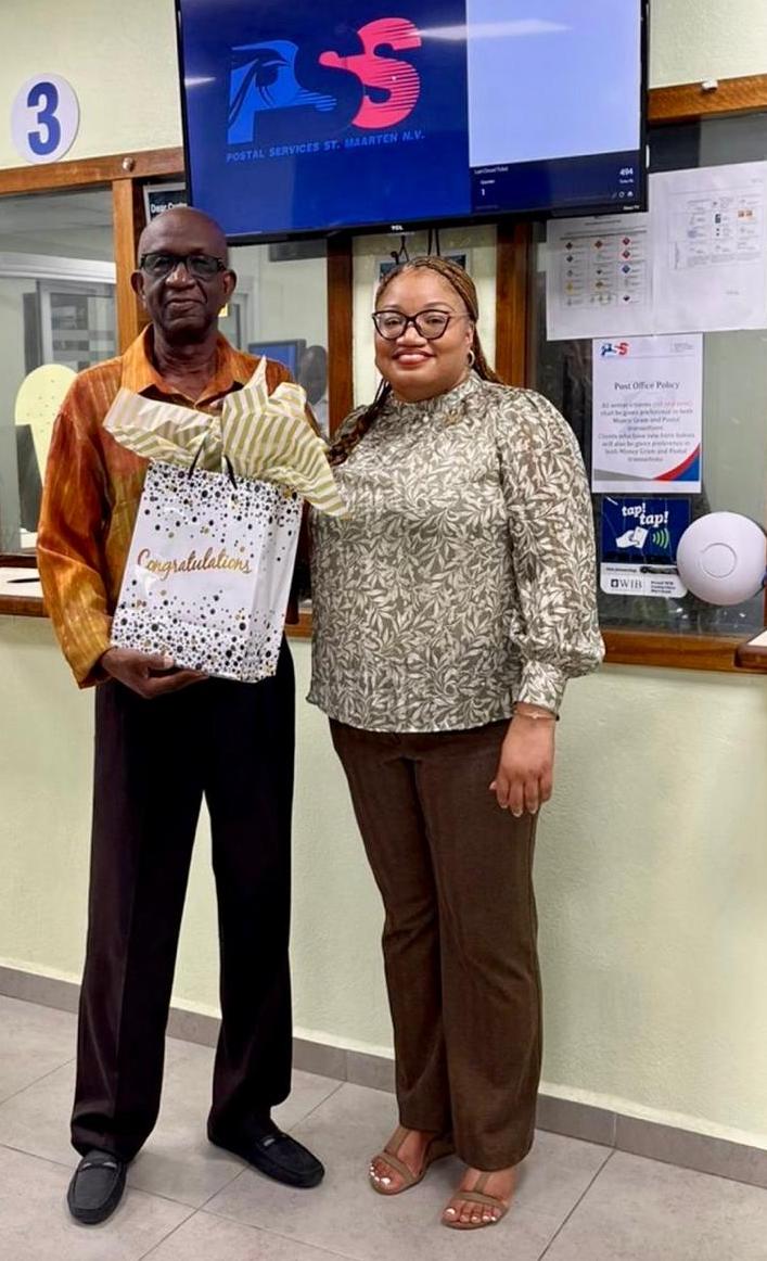 La Ministra de Finanzas Gumbs rinde homenaje a Cedric Kirindongo por ...